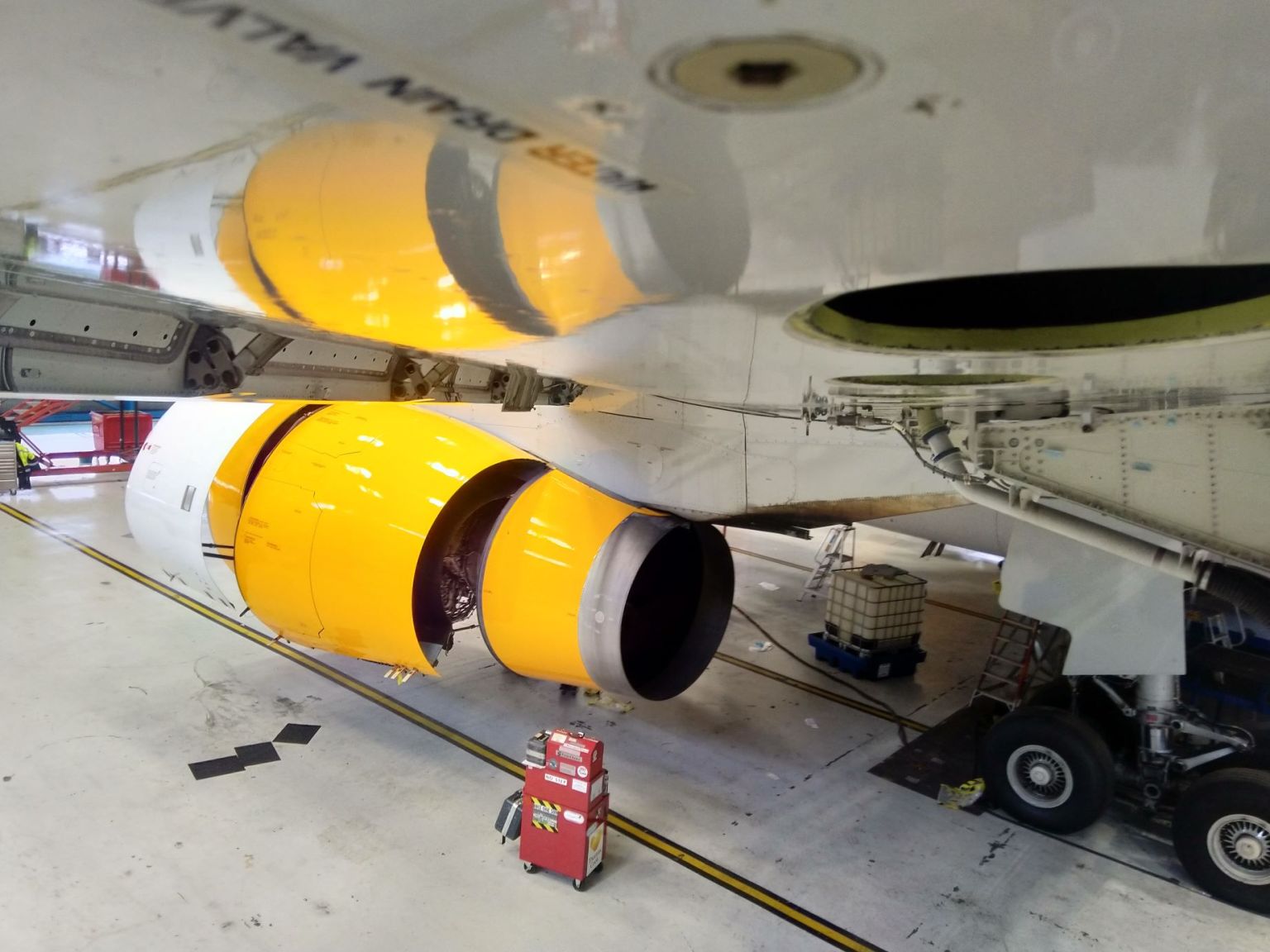 Airbus A330 General Familiarisation – Cargo Doors - Online Aviation ...